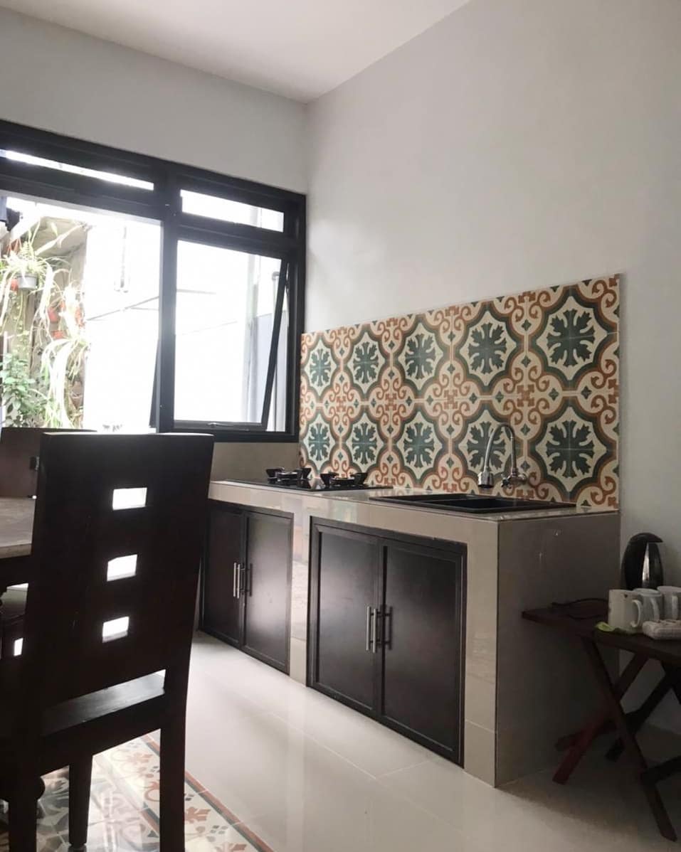 Kolaborasi Tegel dengan Granit – Tegel Motif Panjen